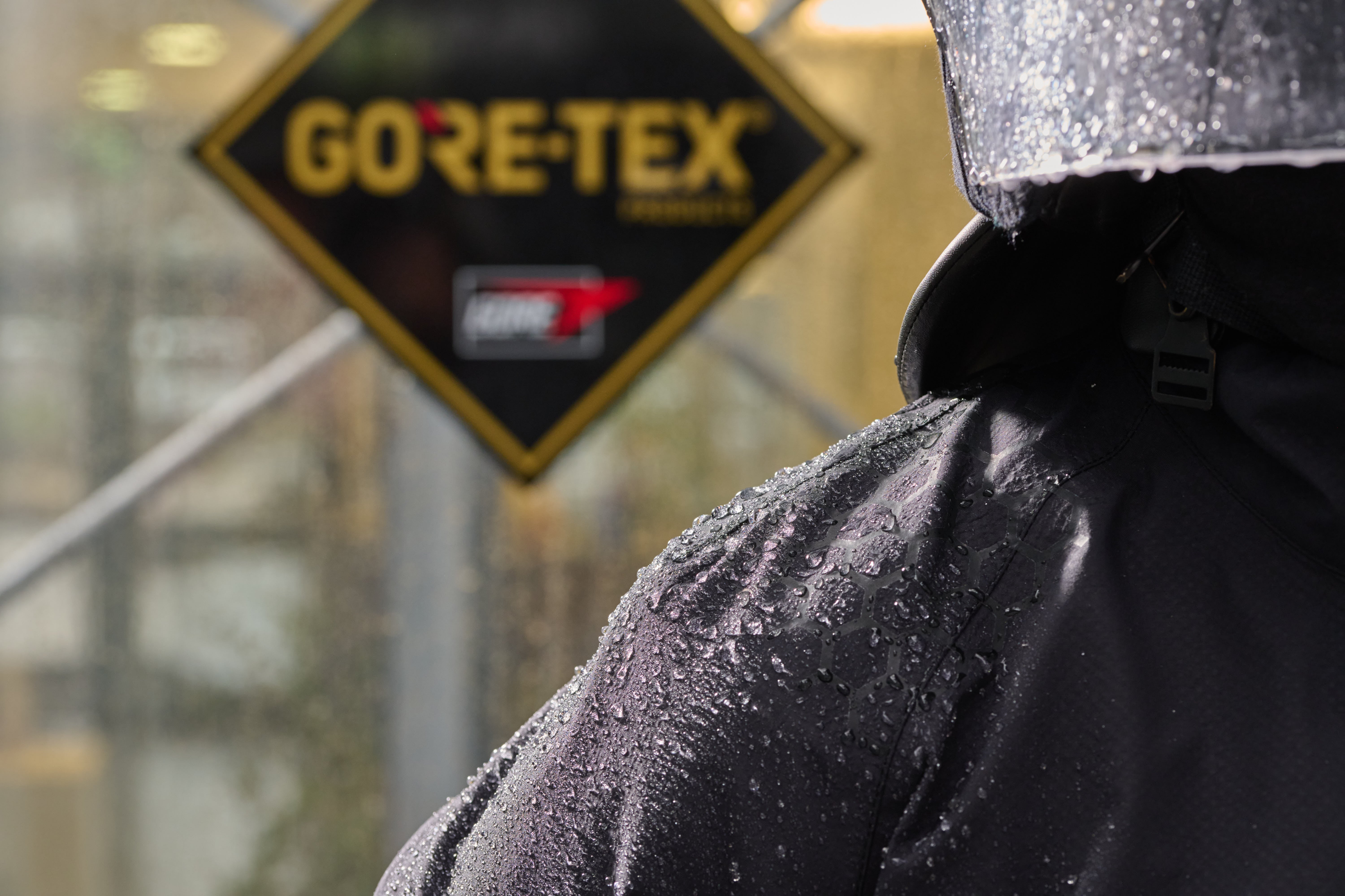 MEET THE GORE POLICE TEAM AT MILIPOL | GORE-TEX Professional