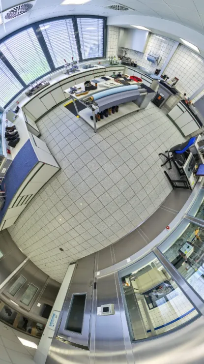 Virtual Lab Tour 360° | GORE-TEX Professional