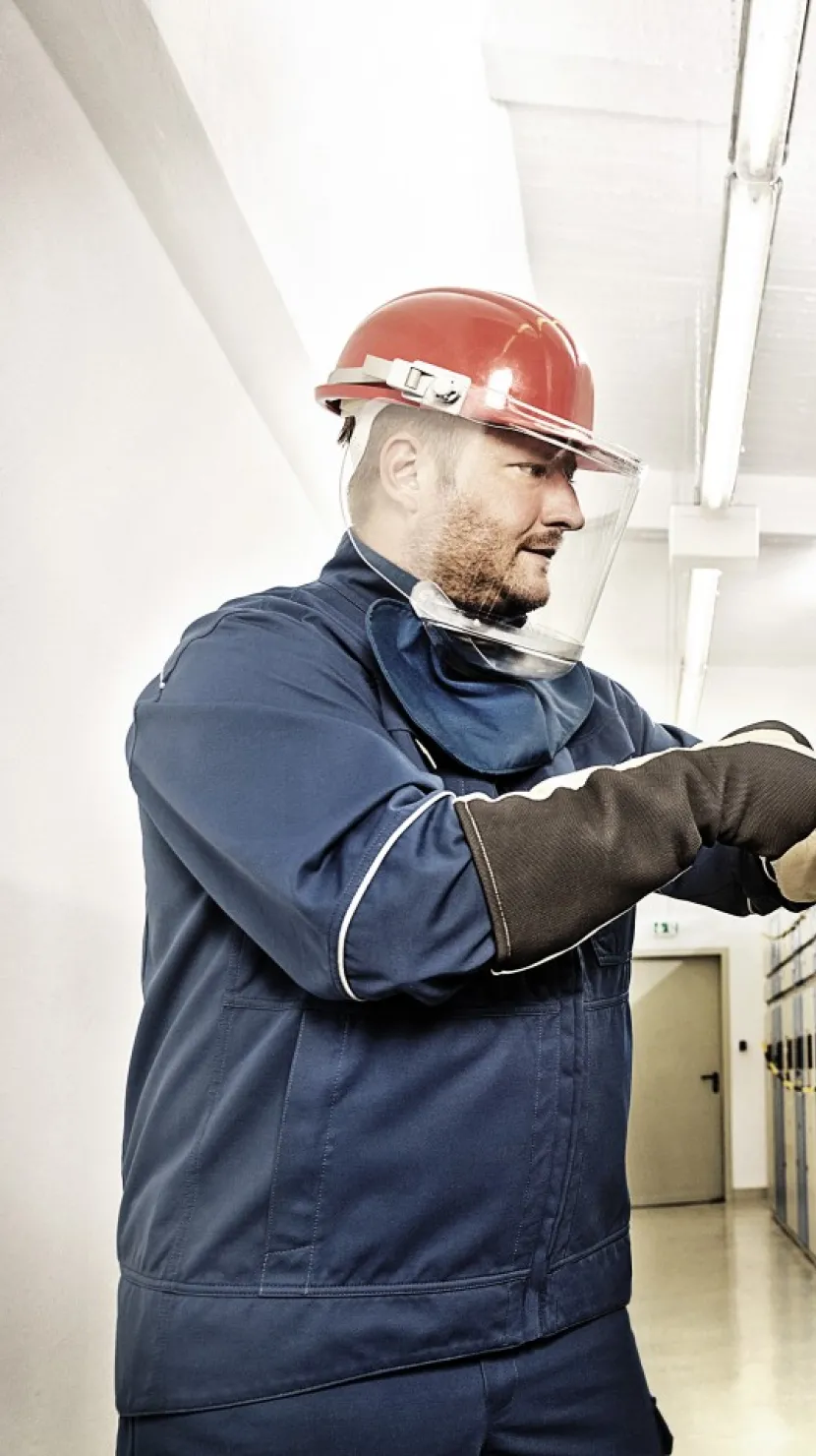 GORE® PYRAD® Heat and Flames Protection | GORE-TEX Professional