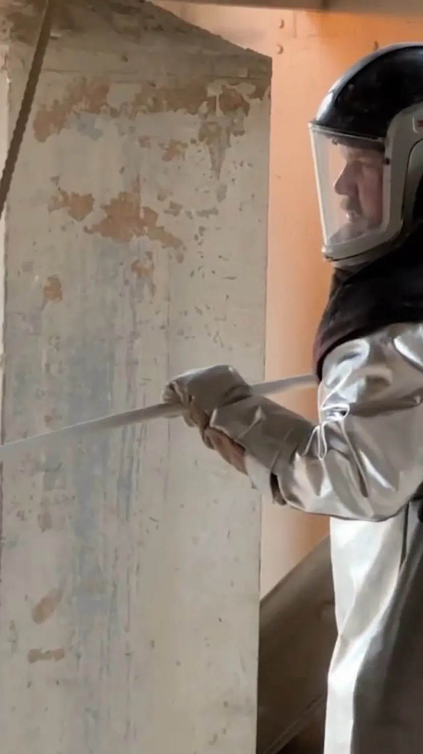 MOLTEN AND HEAT PROTECTIVE PYRAD® SUIT BY GORE-TEX LABS | GORE-TEX ...