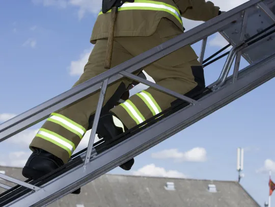 GORE-TEX CROSSTECH® Protective Footwear | GORE-TEX Professional