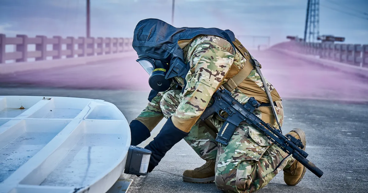 CHEMPAK® FABRIC TECHNOLOGY BY GORE-TEX LABS | GORE-TEX Professional