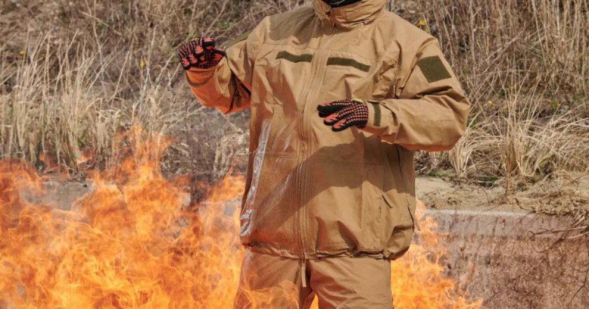 Flame Resistant GORE-TEX PYRAD® Product Technology for Defense ...