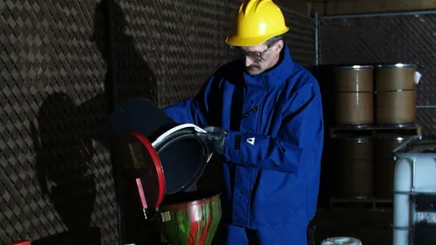 GORE-TEX Liquid Chemical Resistant Workwear | GORE-TEX Professional