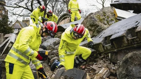 NOW AVAILABLE - LIGHTWEIGHT CLOTHING WITH FLAME PROTECTION FOR ...